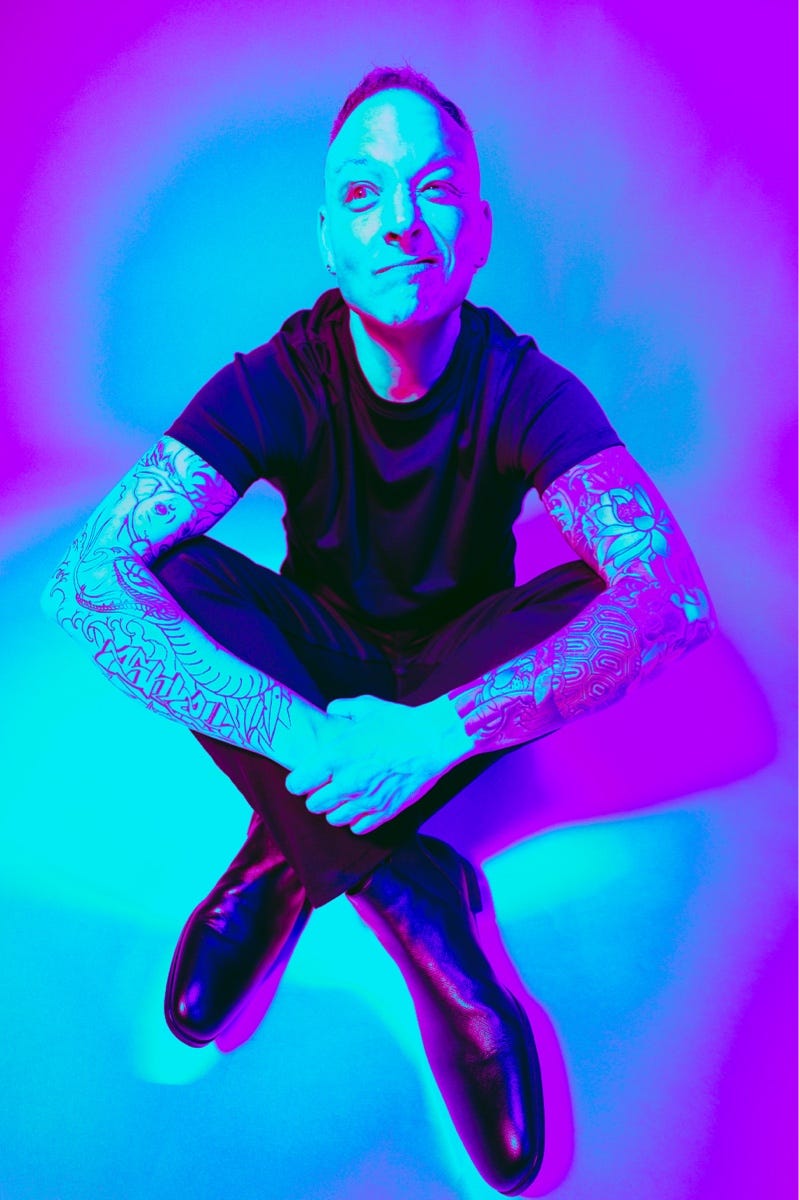 Ash Davidson – Medium