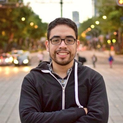 Carlos Linares – Medium