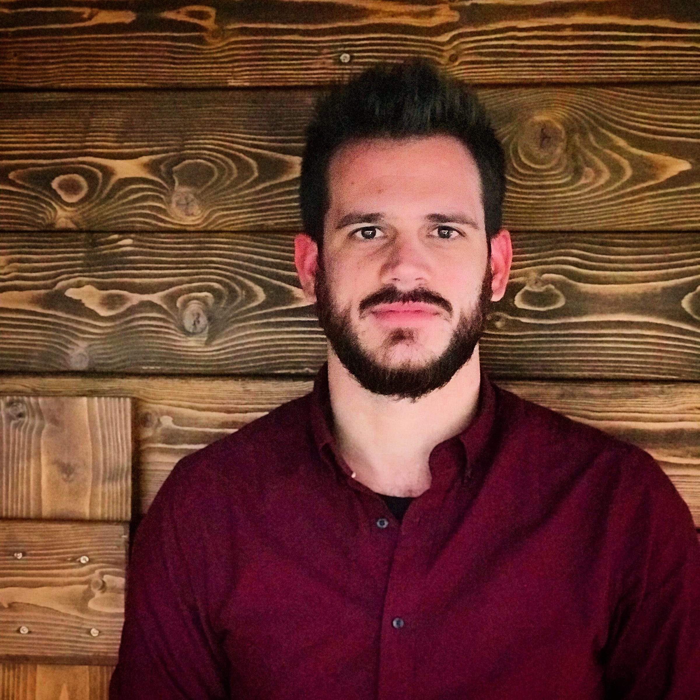 Dimitris Apostolopoulos – Medium