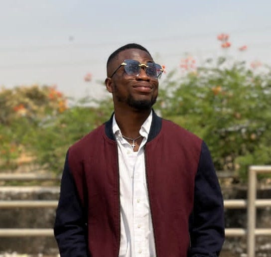 Steve Ezeribe – Medium