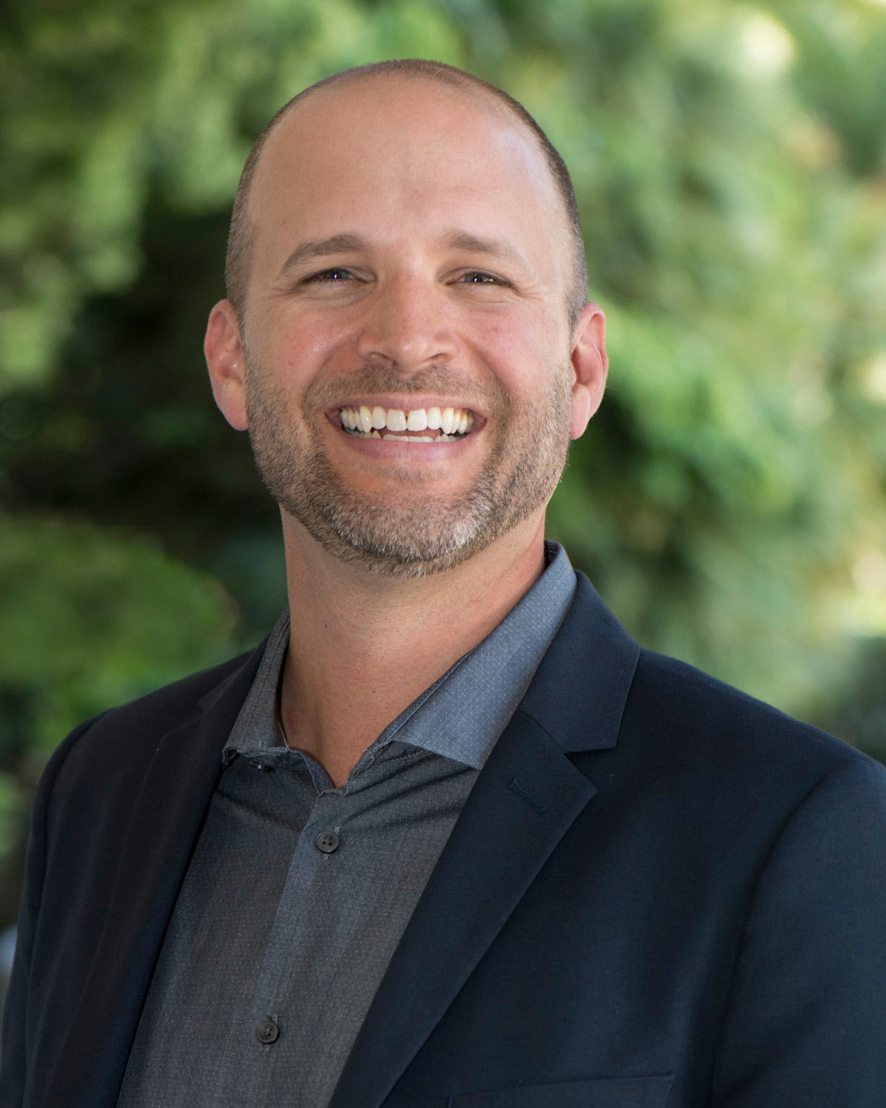 Tyson Eckerle – Medium