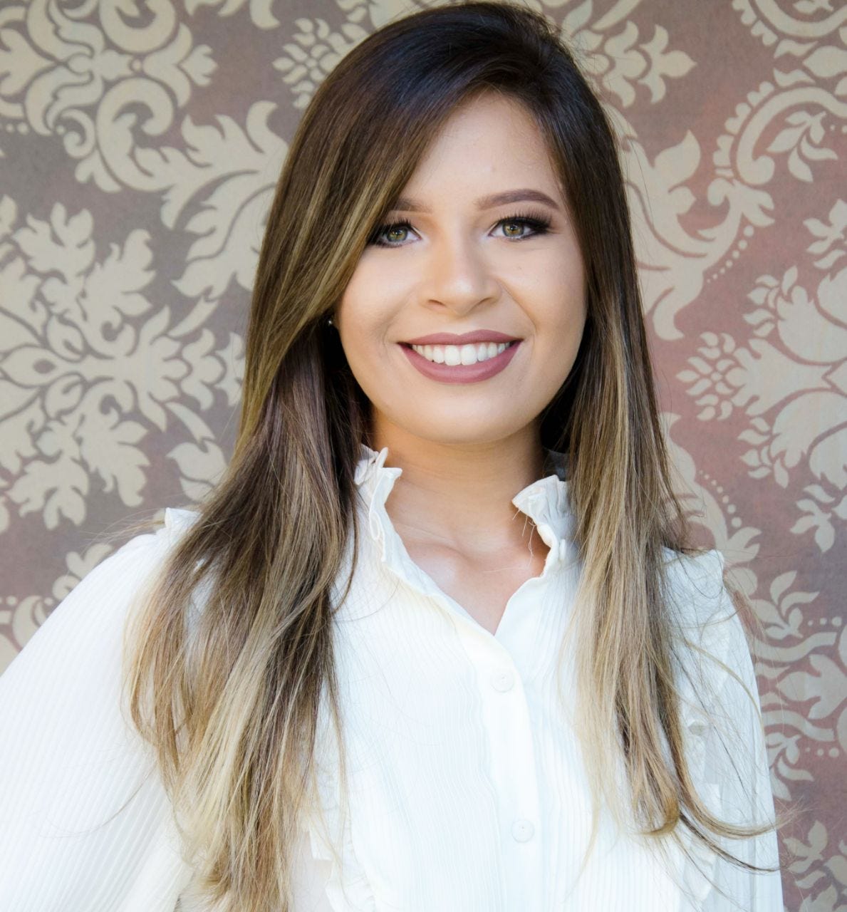 Karoliny Sampaio – Medium