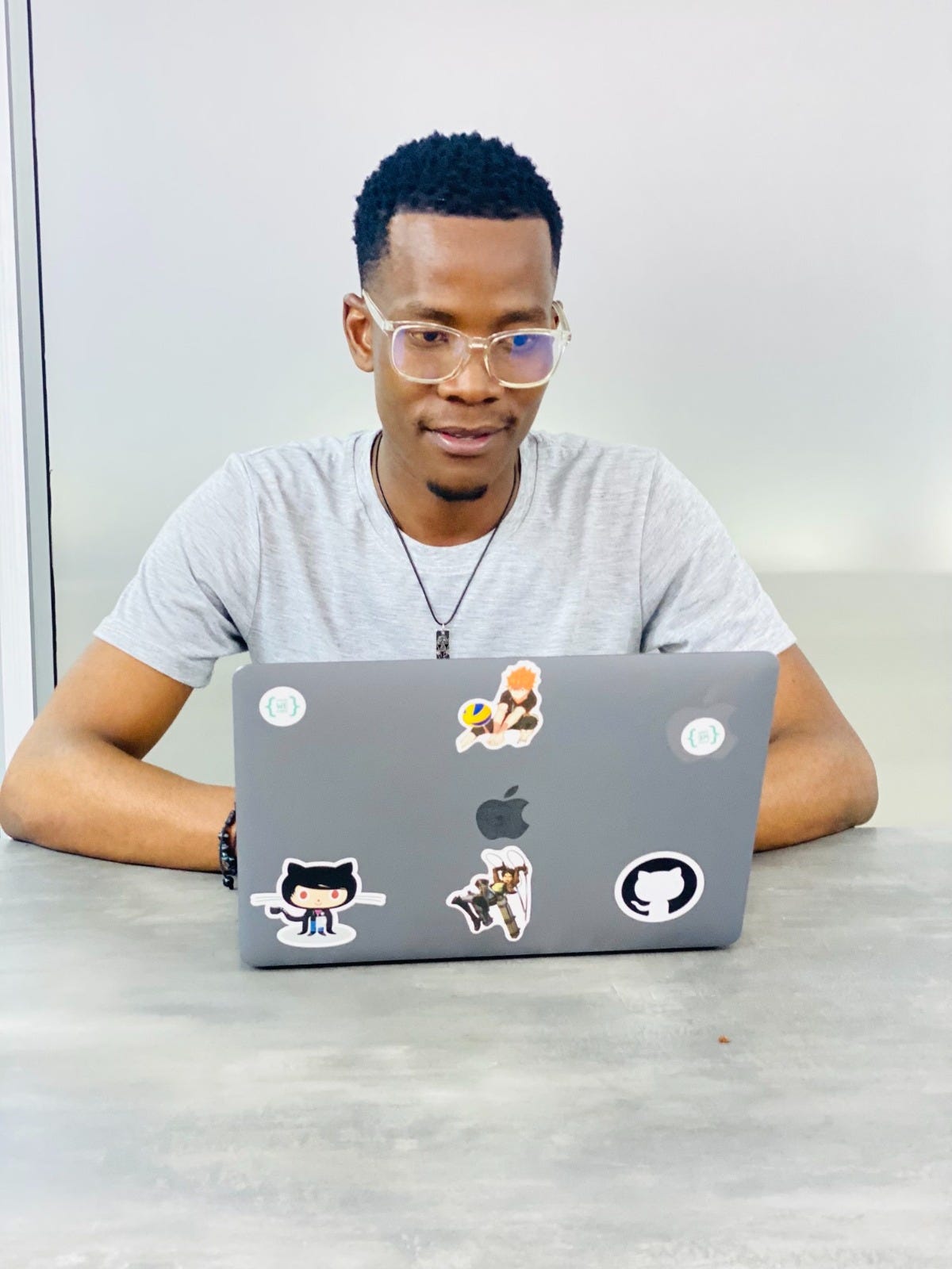 Andile Mbele – Medium