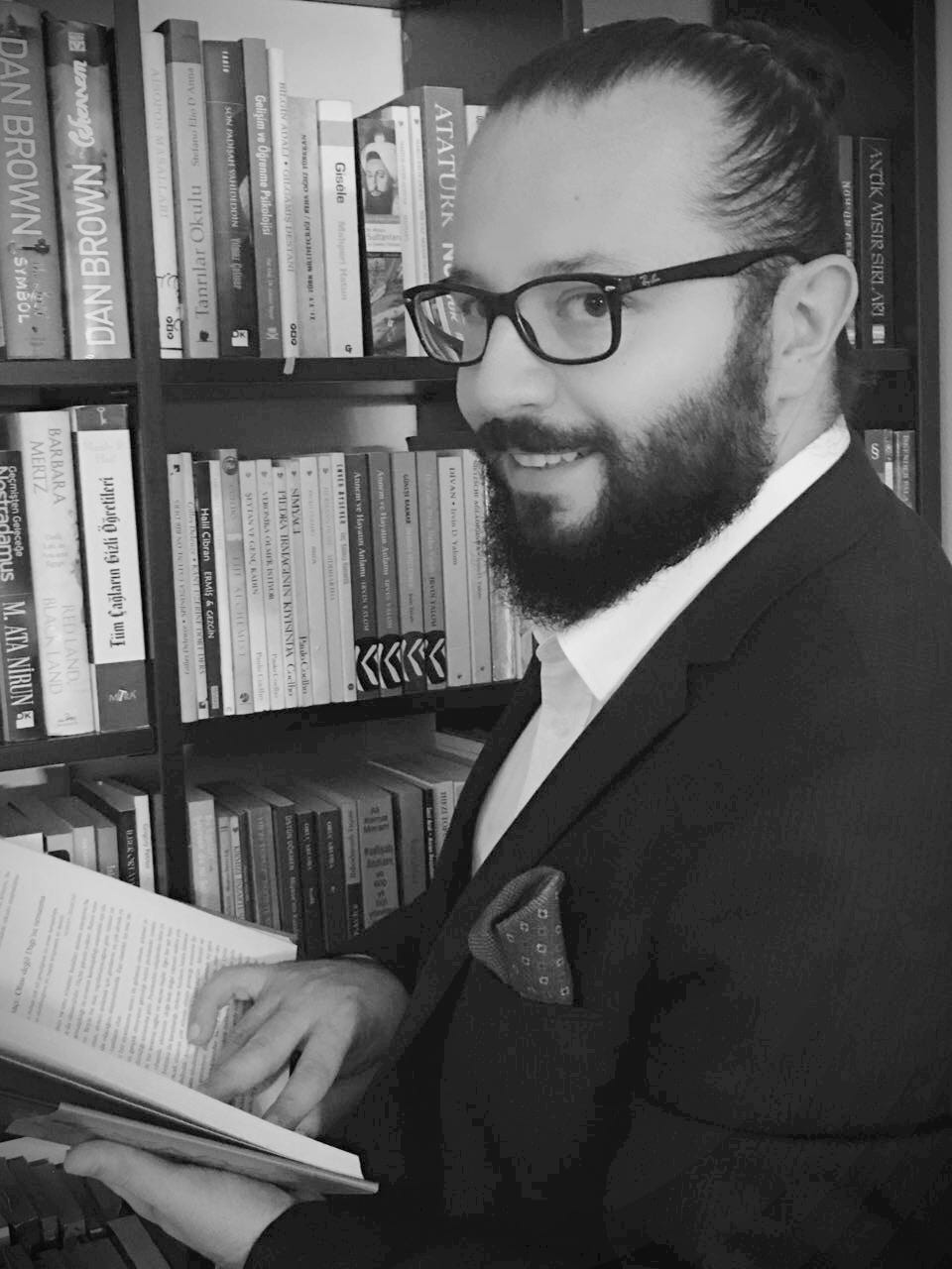 Kadir Ozgur Oguz – Medium