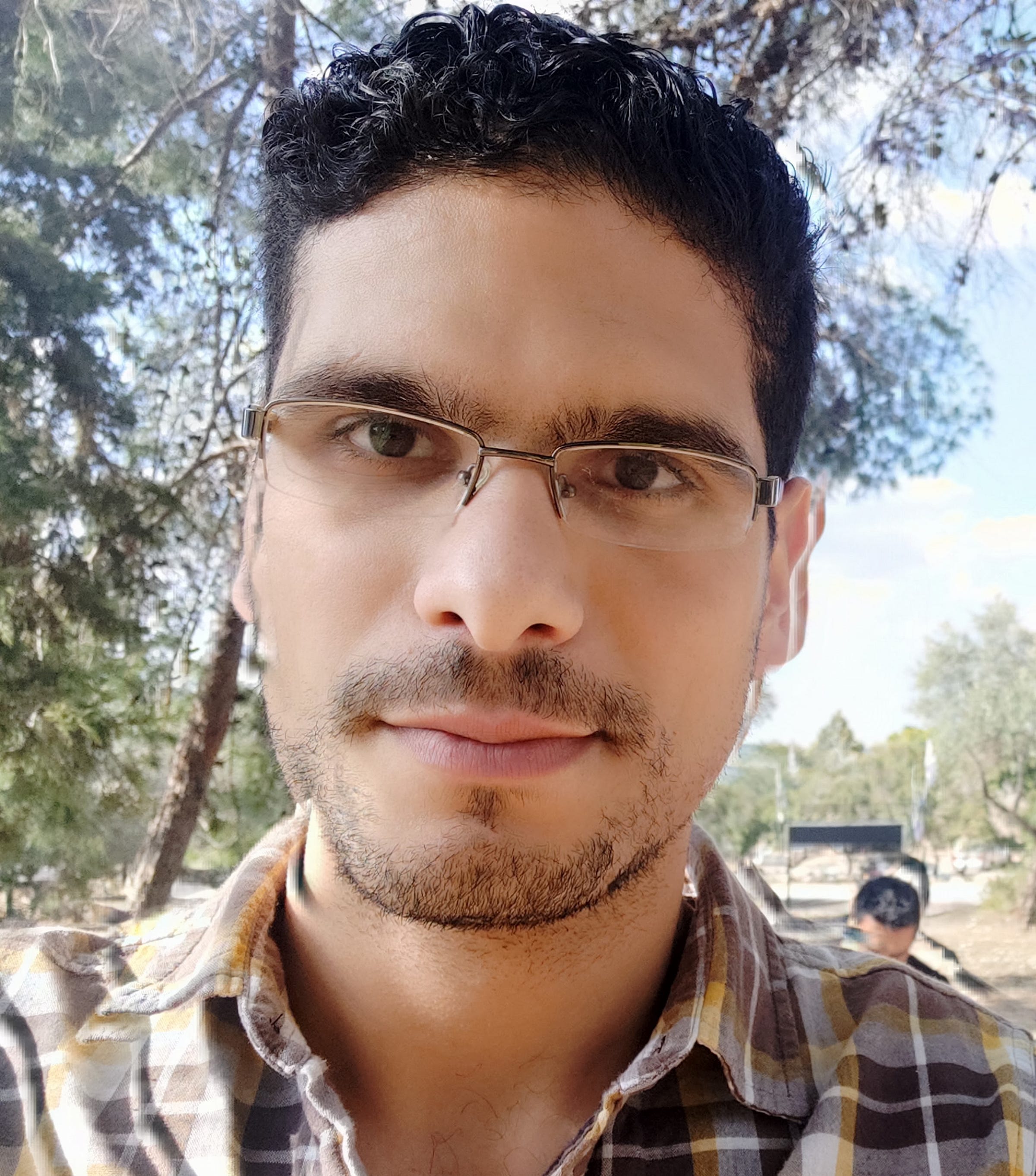 Aviv Avitan – Medium