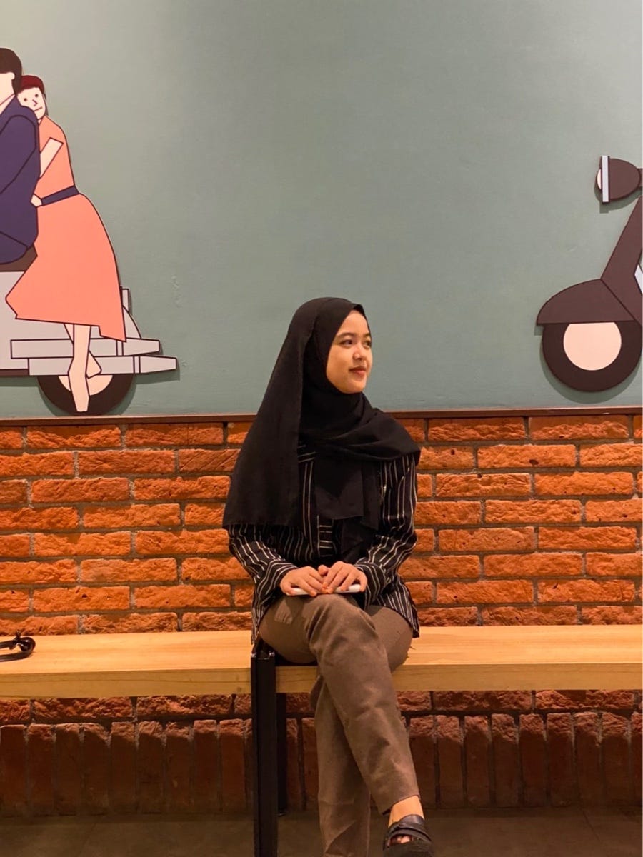 Ade Rahayu Azzahra Putri – Medium