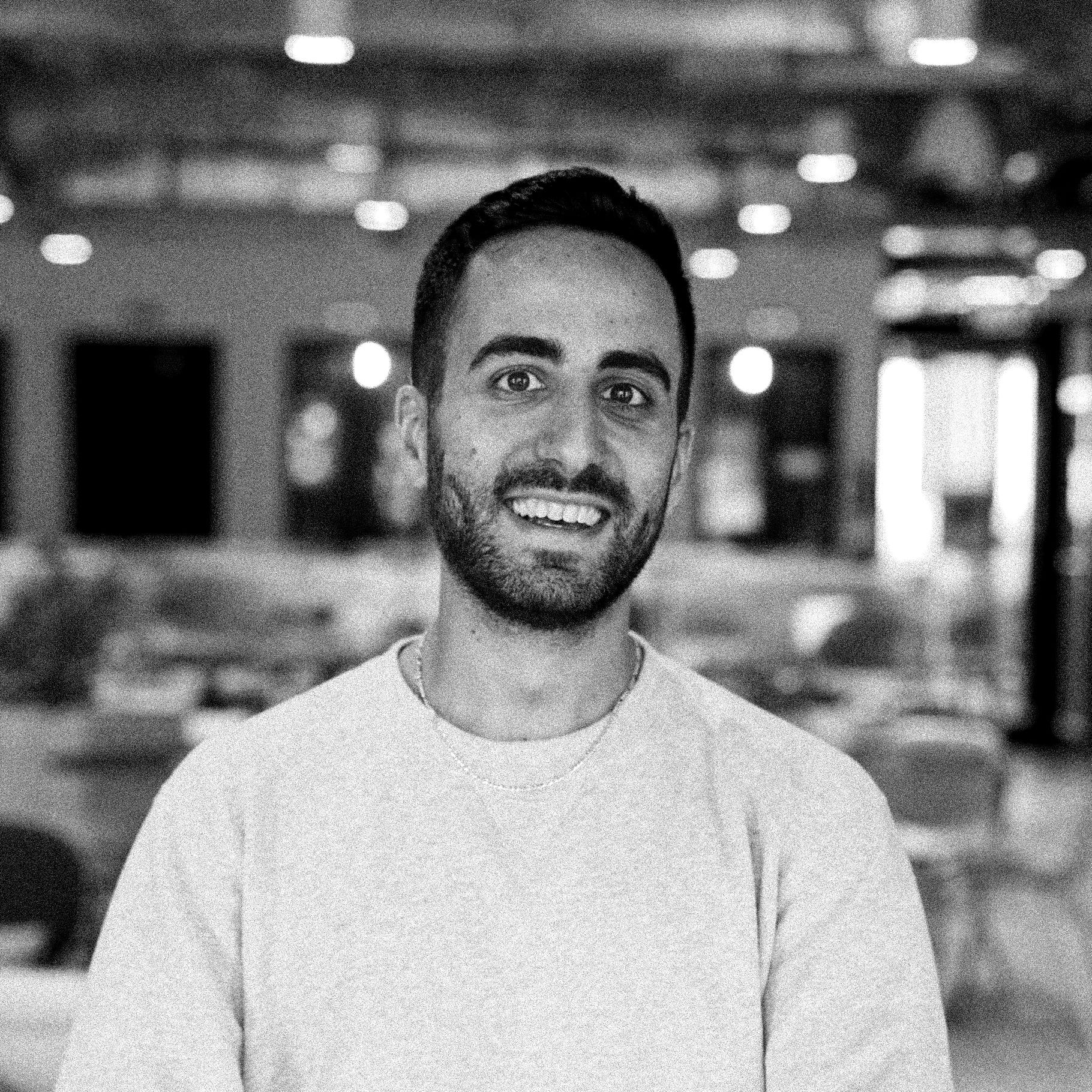 Raphael Mamane – Medium