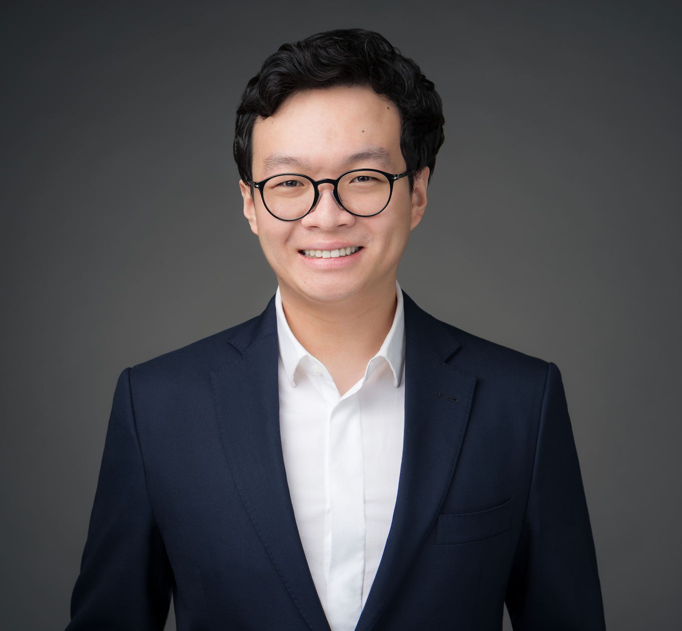 Dr. Hong-Ye Hu – Medium