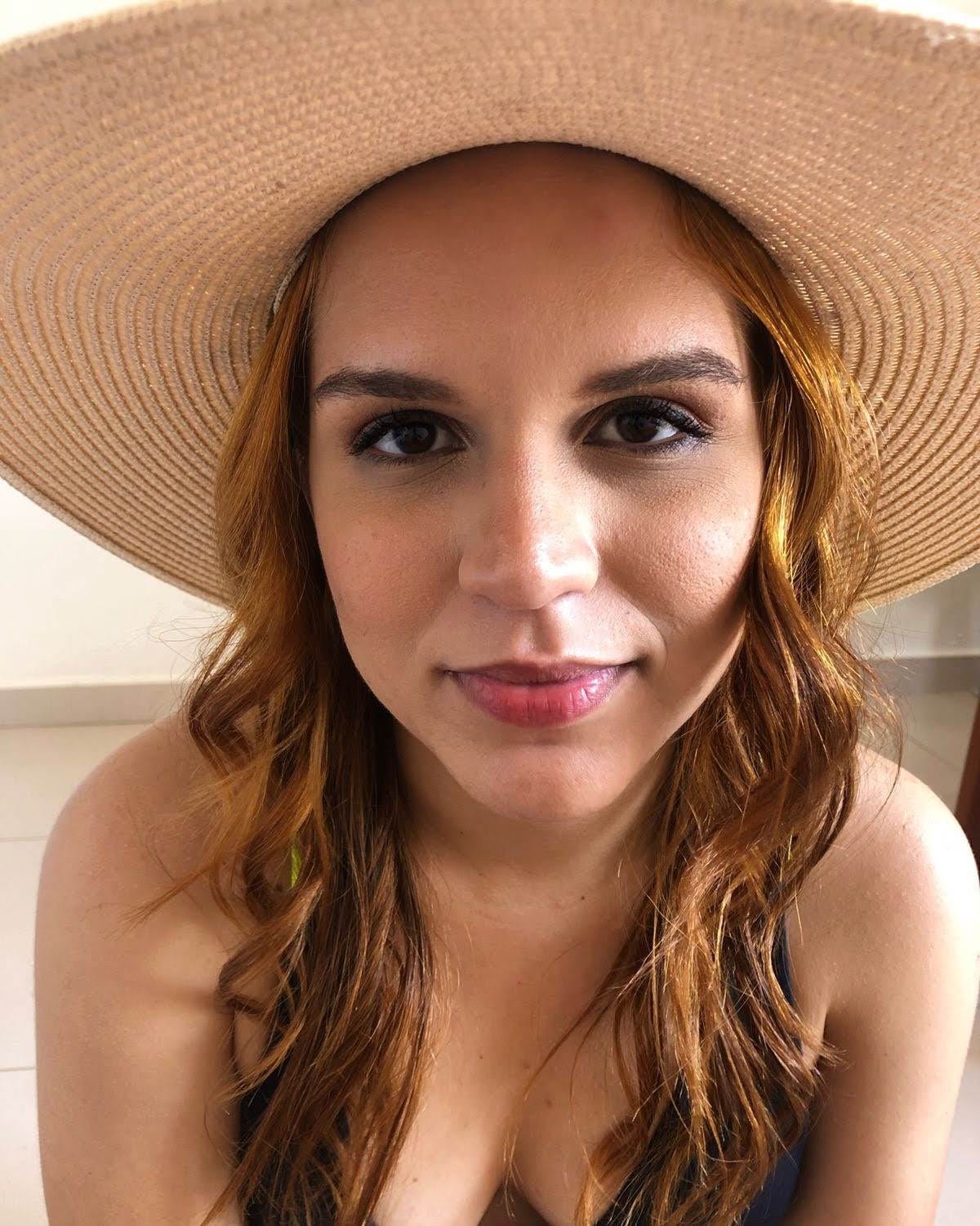 Érica Nogueira – Medium