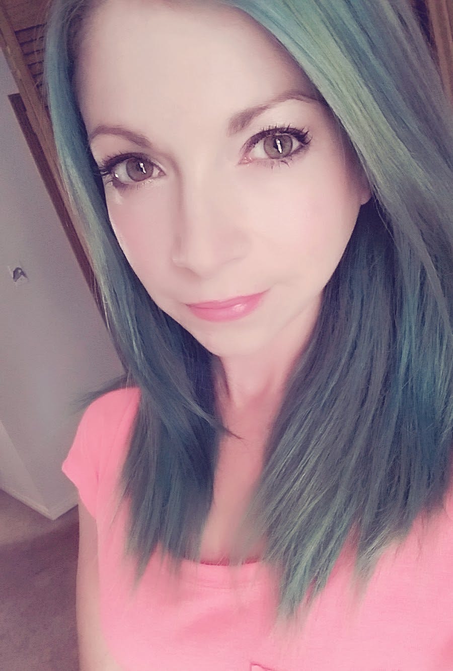 Rachel Bee – Medium
