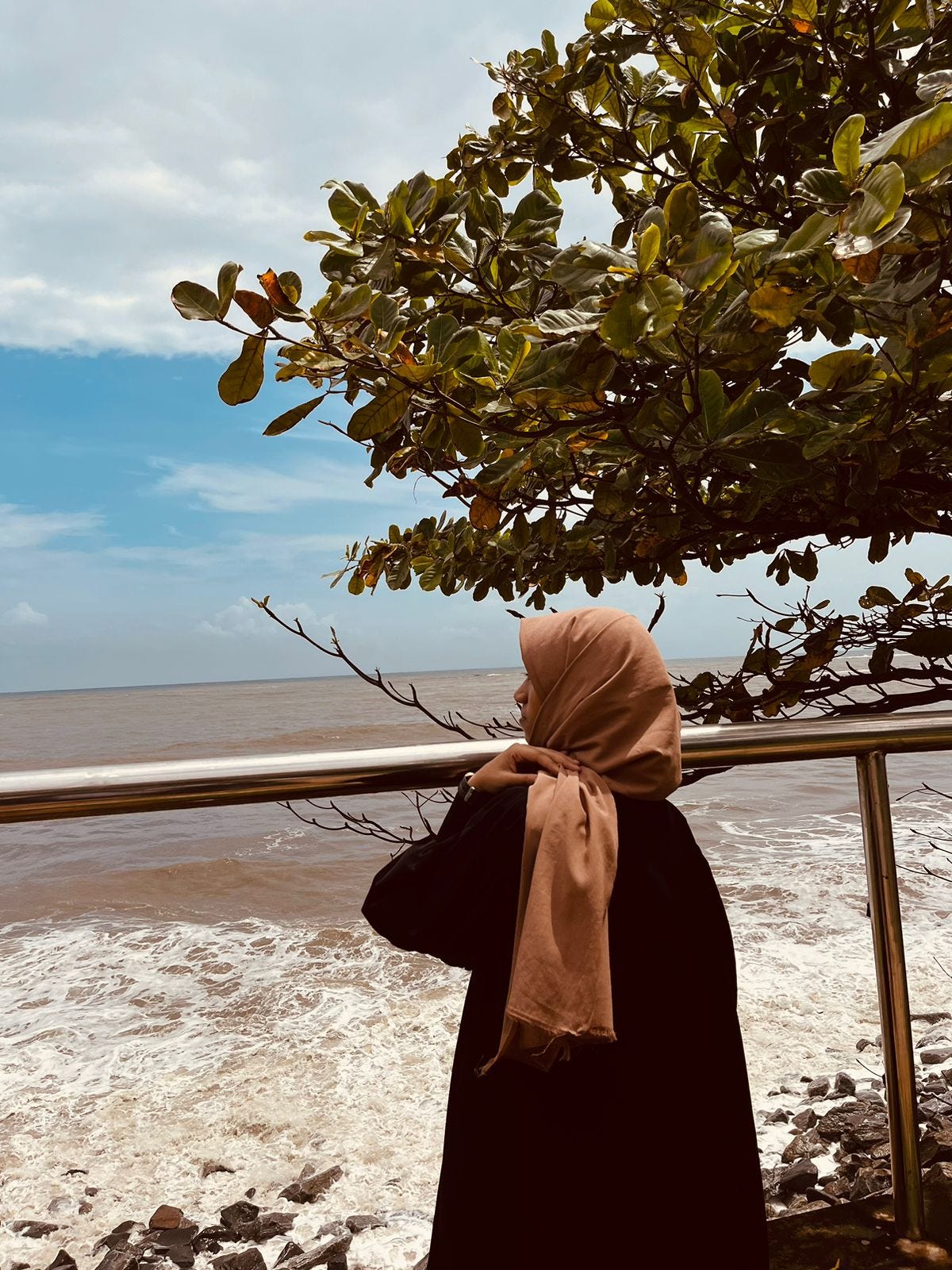 F. Faheema – Medium