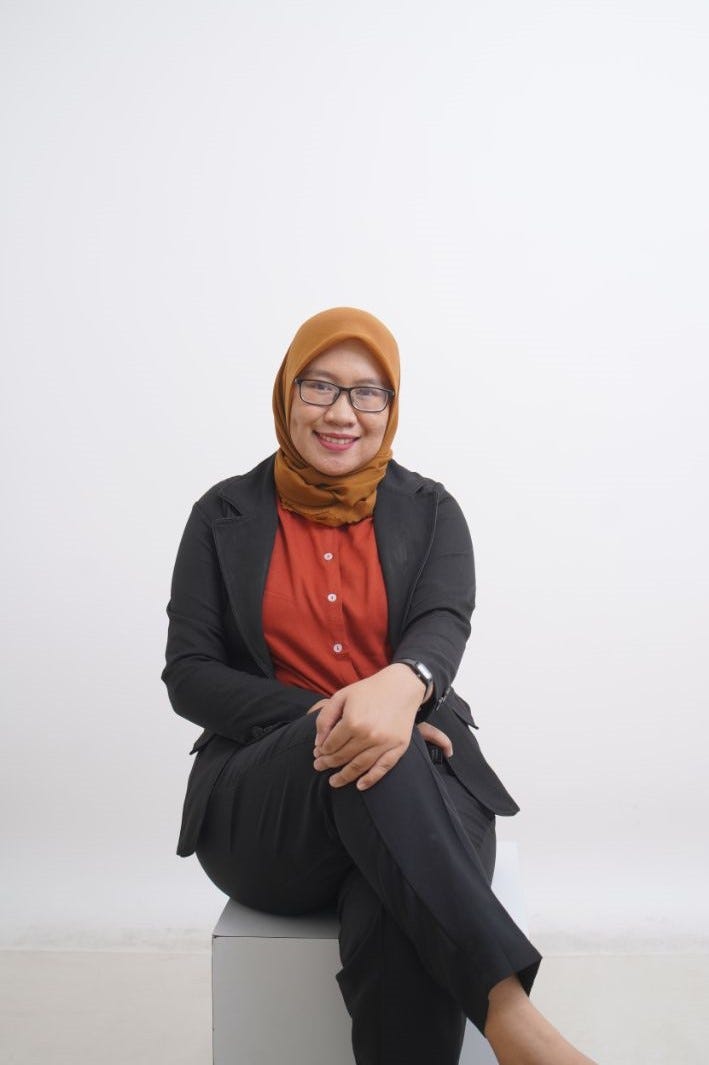 Riska Aprilia Kuswati – Medium