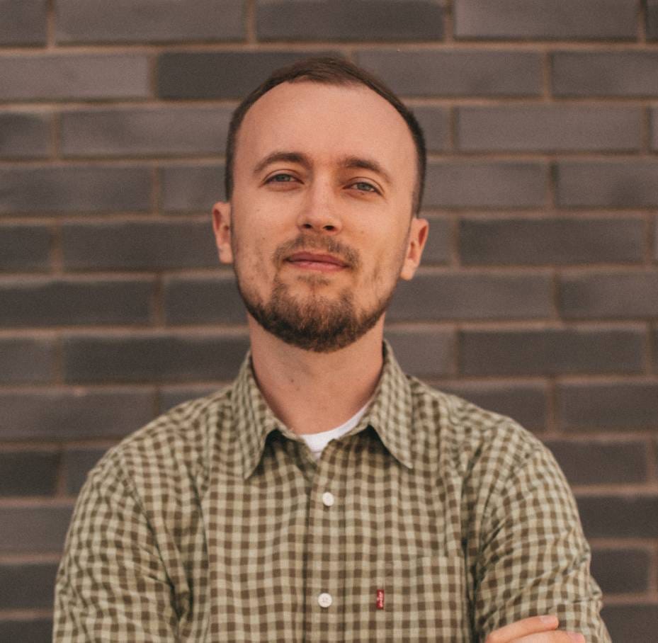 Mikhail Sakhniuk – Medium