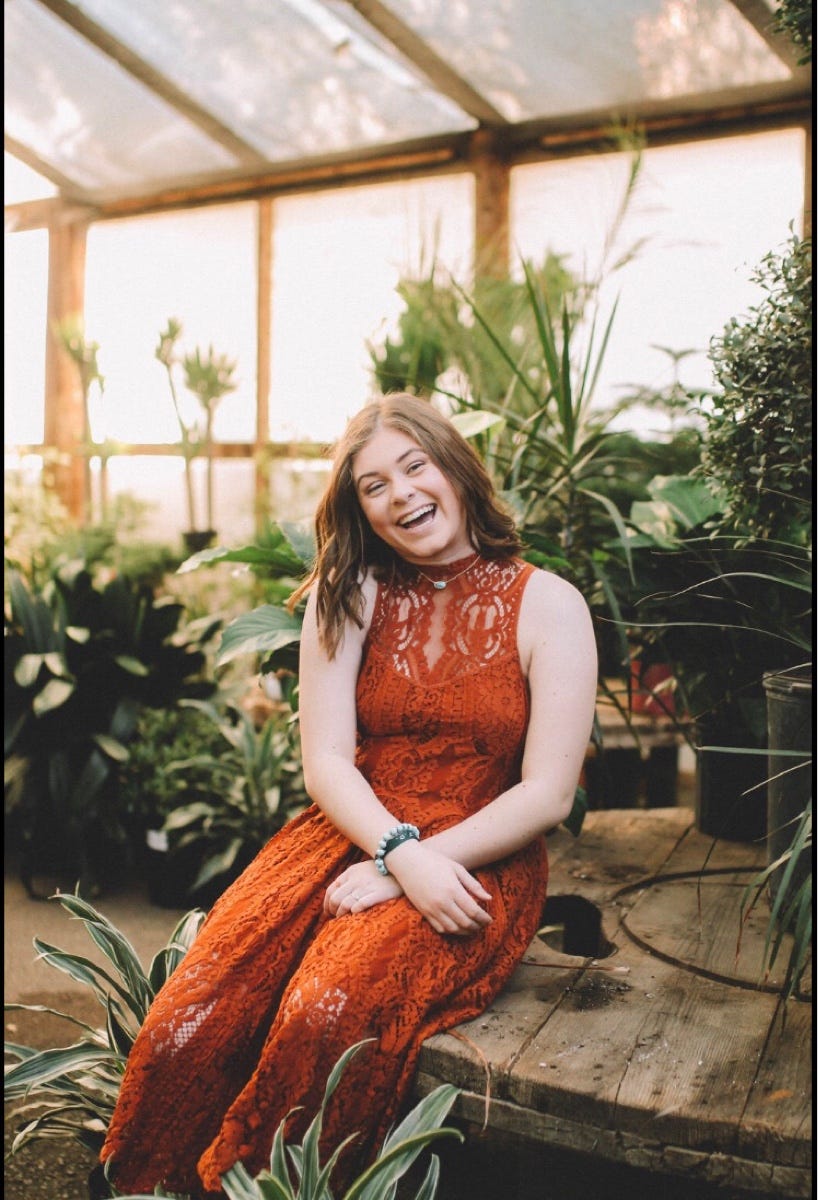 GEORGIA LYNN🌟 – Medium