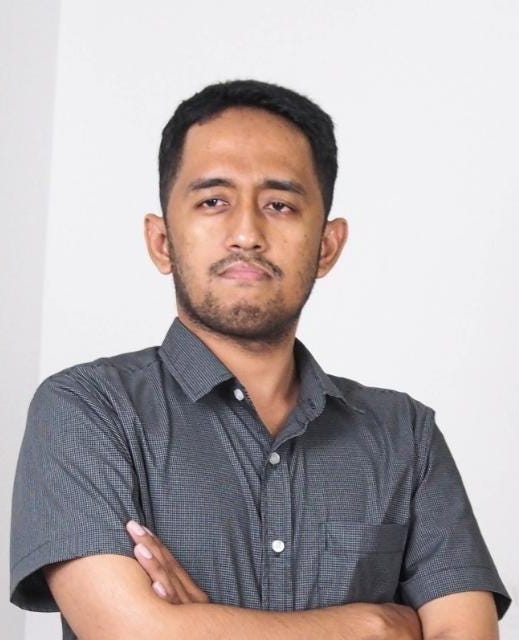 Adji Ayomi – Medium