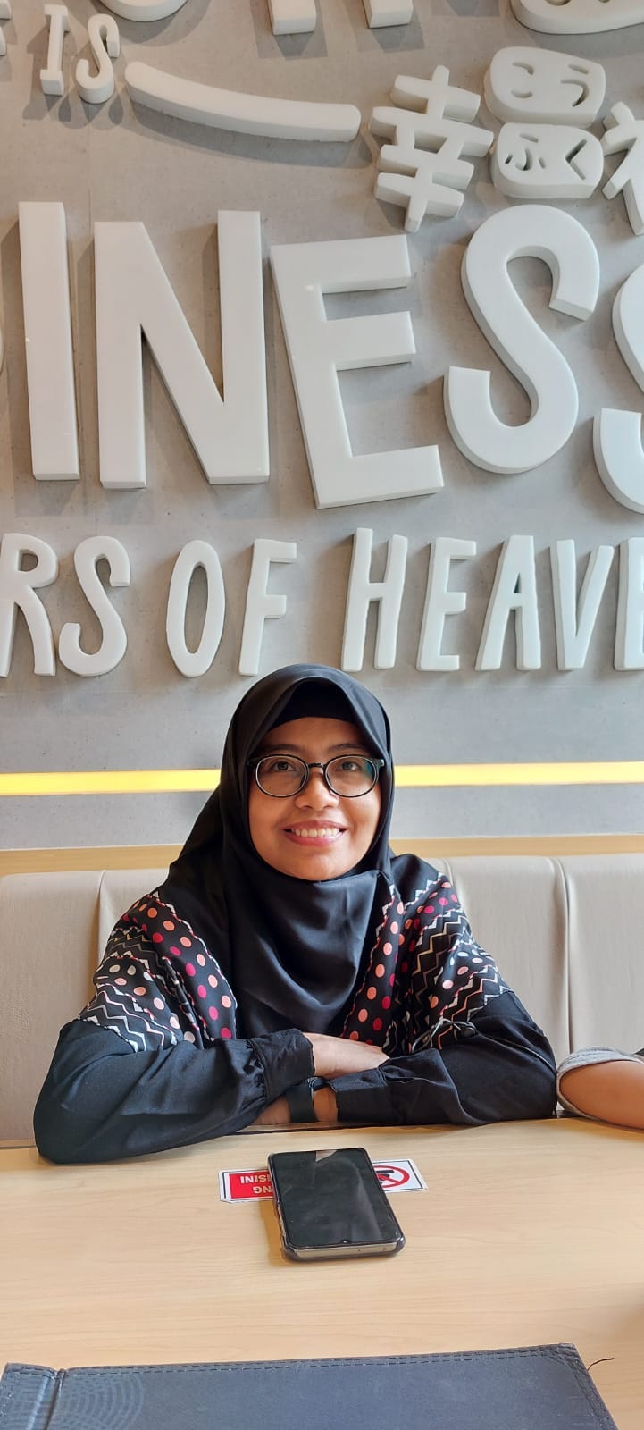 Izzatun Nisa – Medium