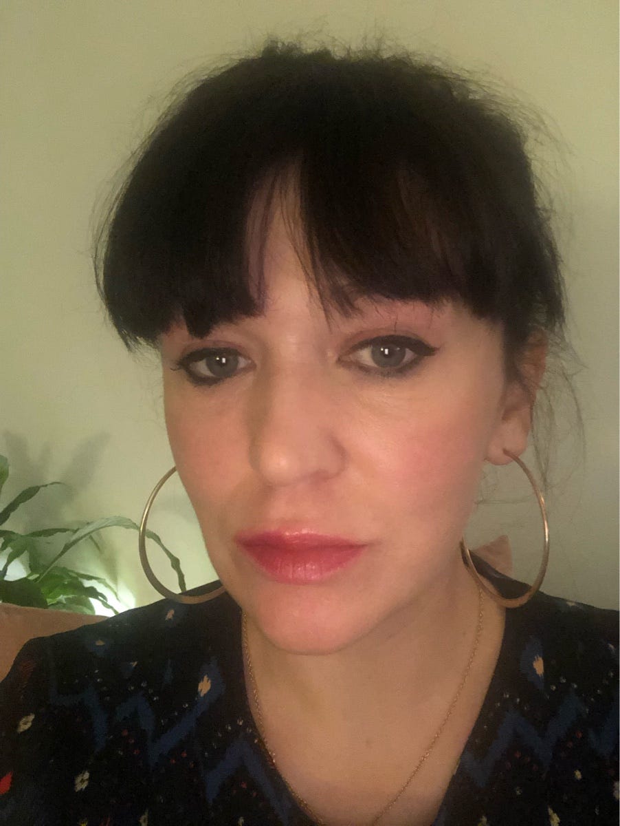 Laura Kelly – Medium