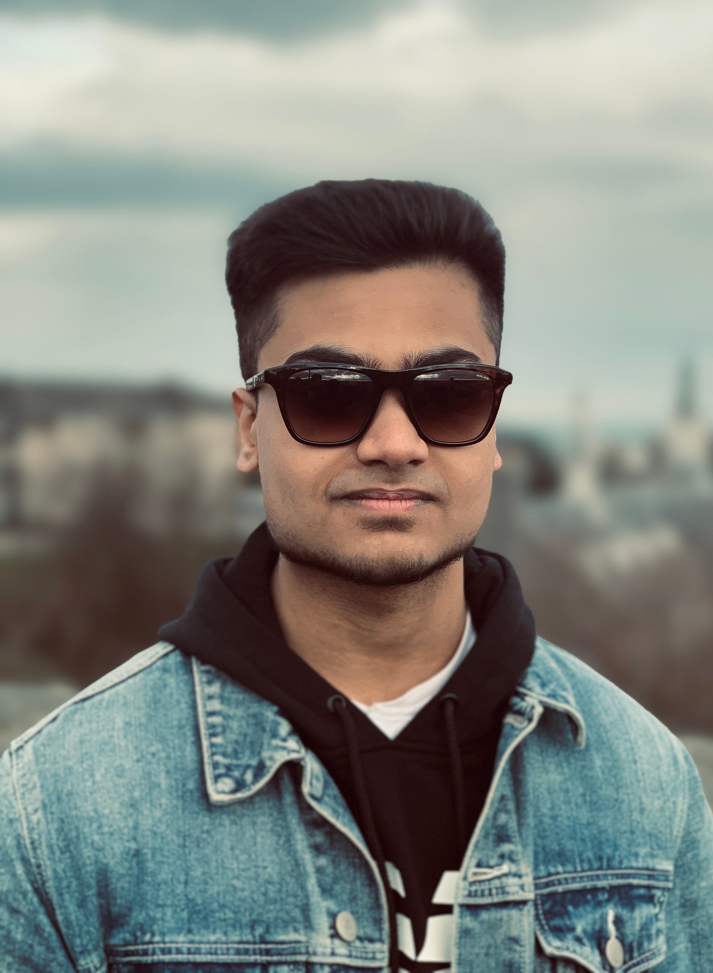 Haris Dar – Medium