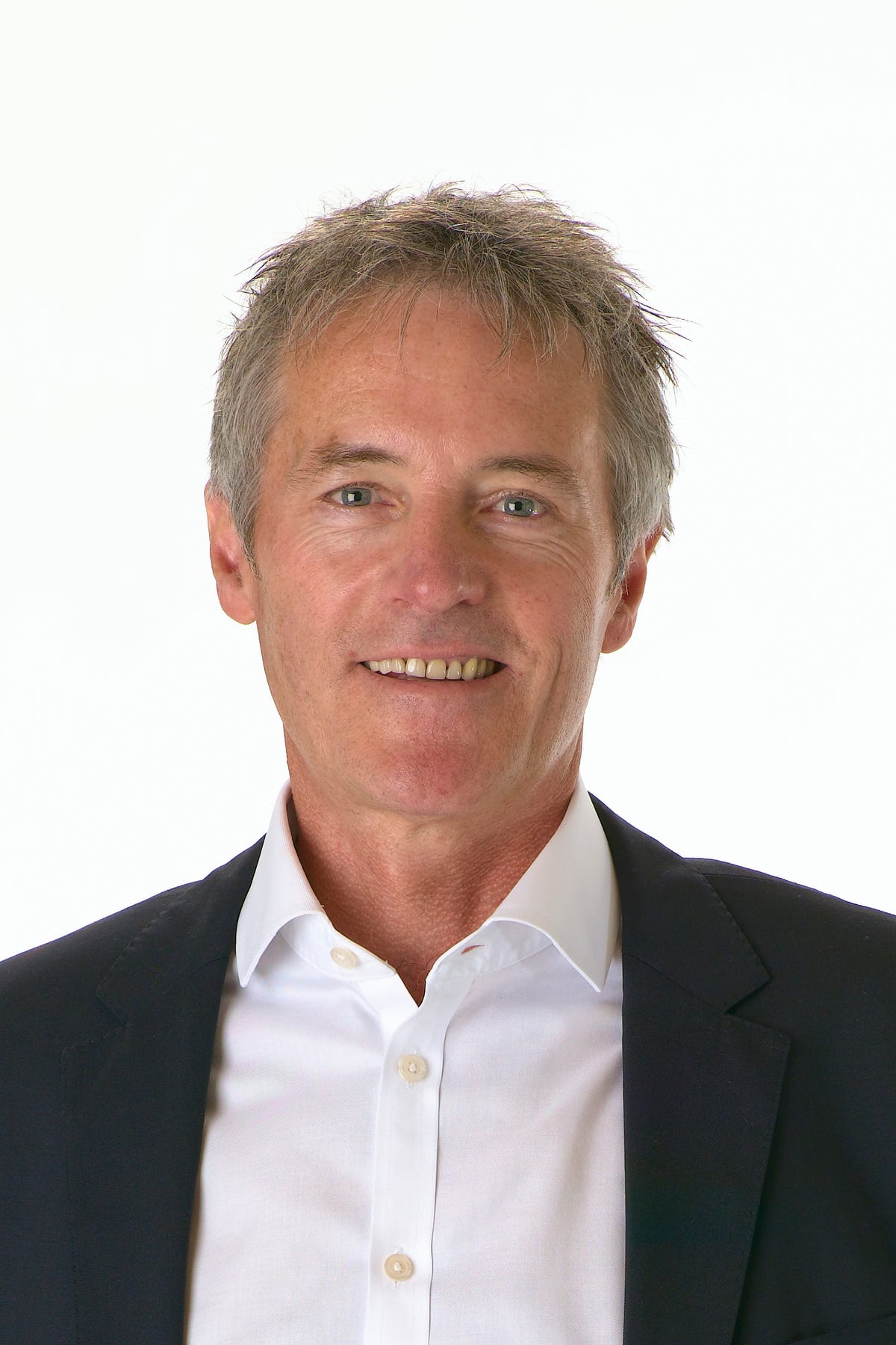 Rob Ellis – Medium