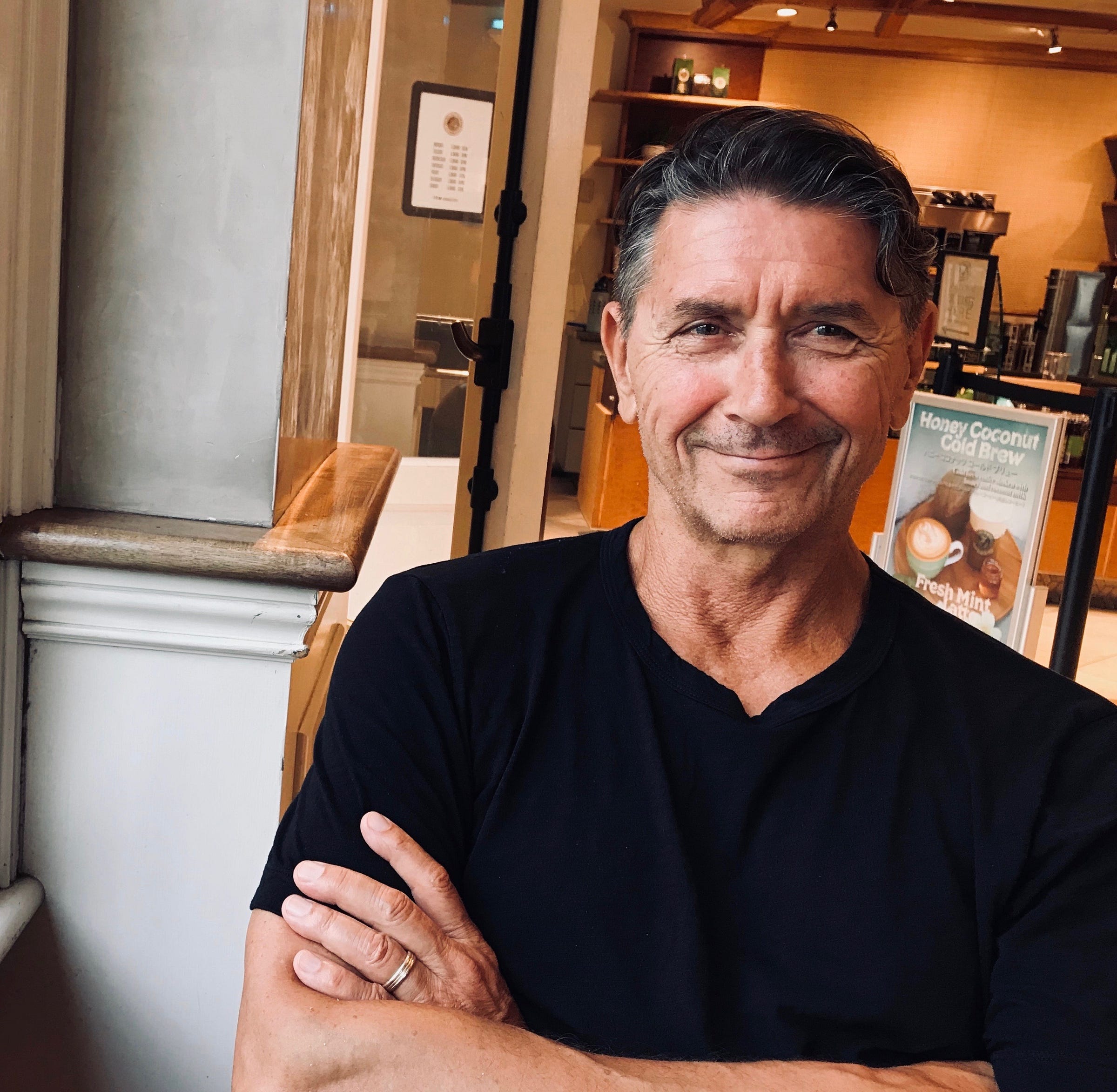 Charles Bischoff – Medium