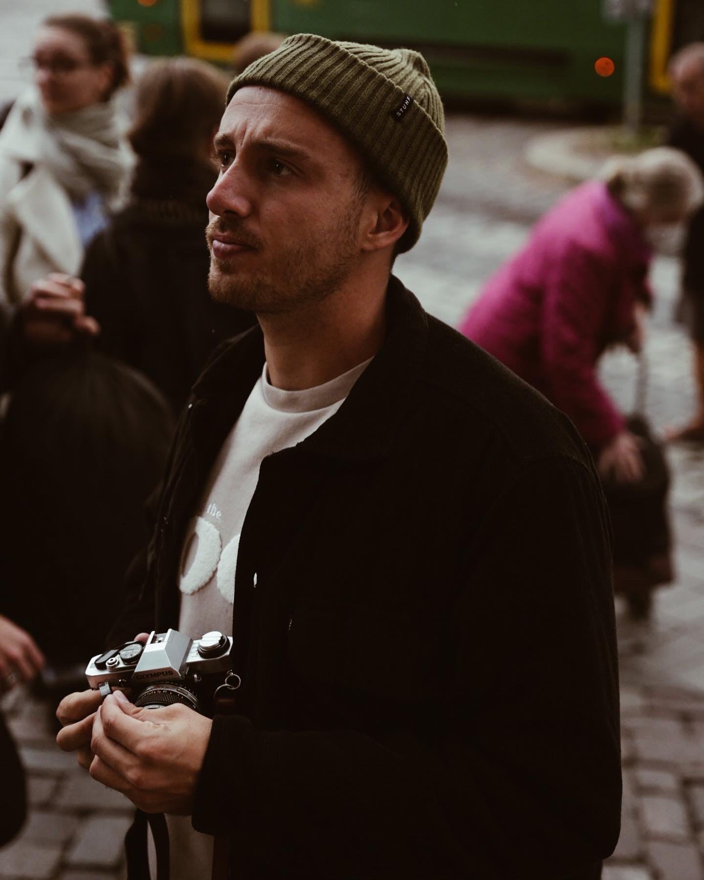 Quirin Bastian Niesel – Medium