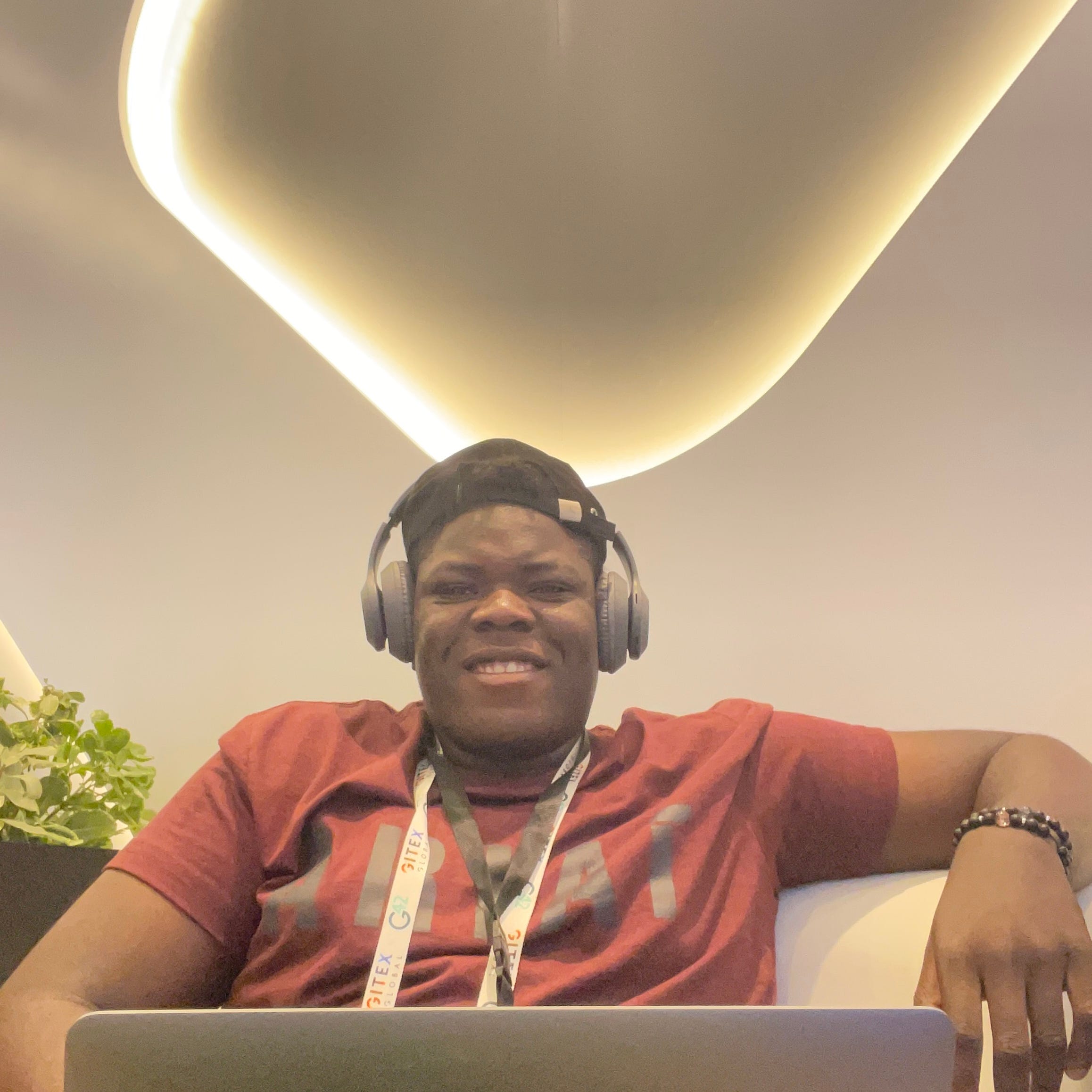 Frank-Felix Felix – Medium