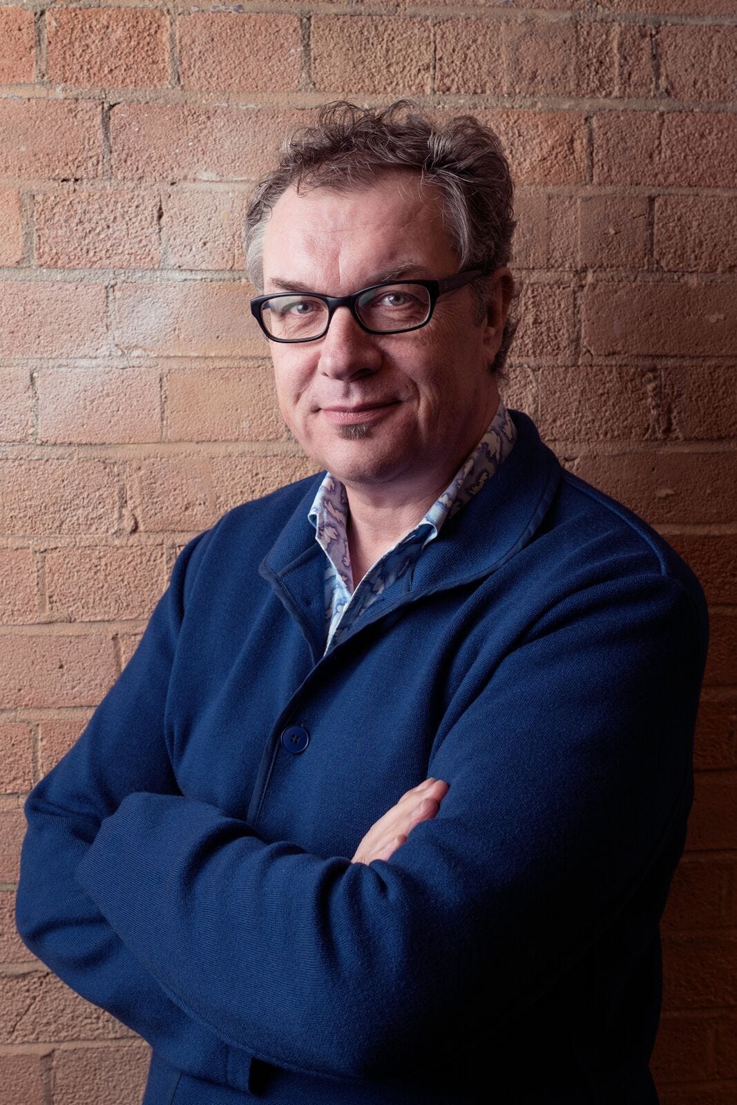 Russell Buckley – Medium