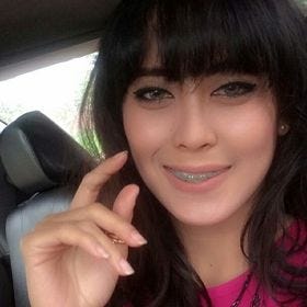 Anita damayanti – Medium