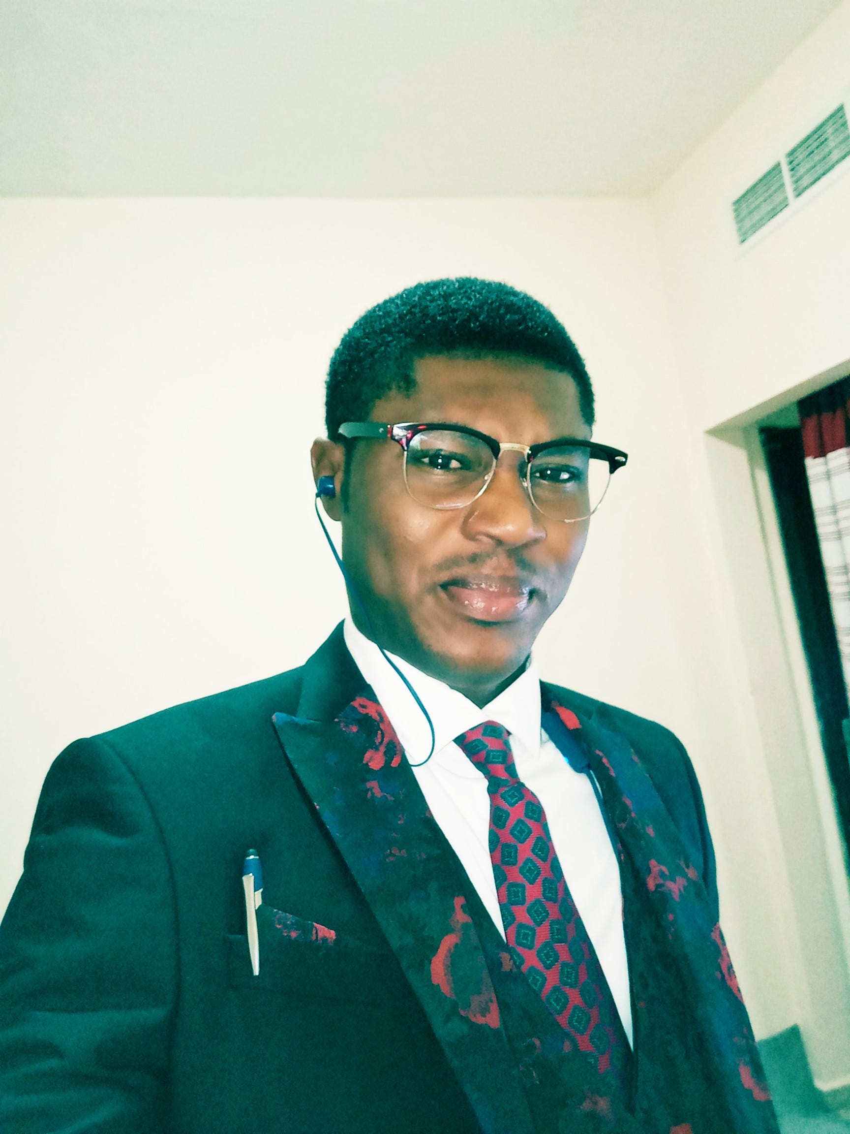 Martins Abulu – Medium