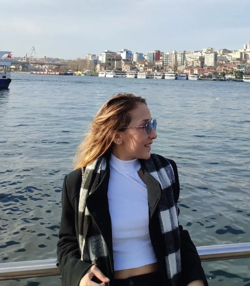 Secil Durgun – Medium