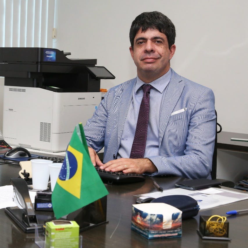 Alexandre Moreira – Medium