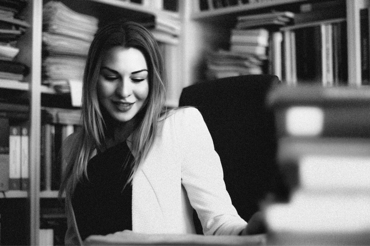 About – Nona Dramova – Medium