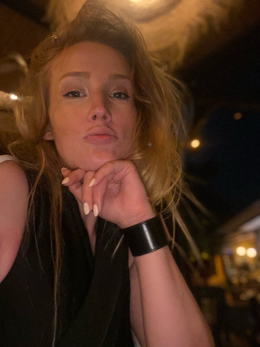 Alice Gold – Medium