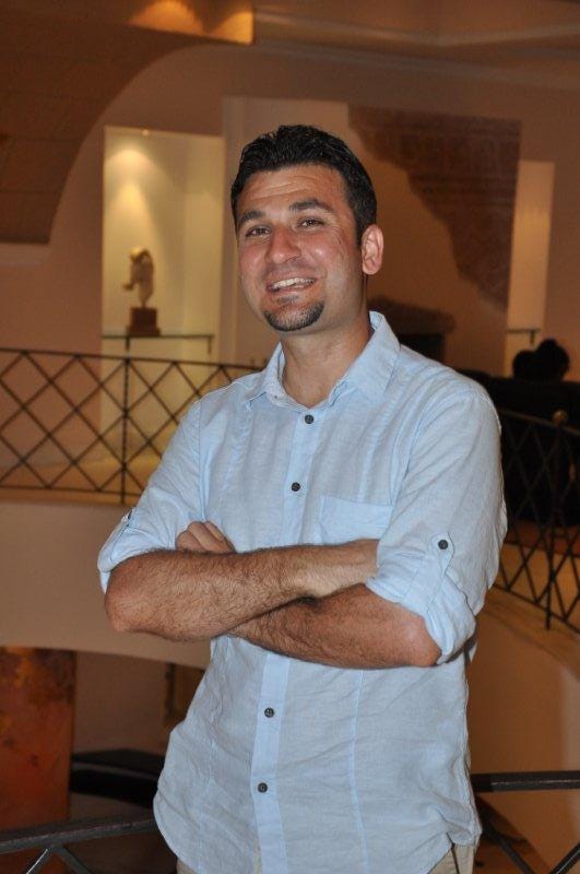 Anar Mahmudov – Medium