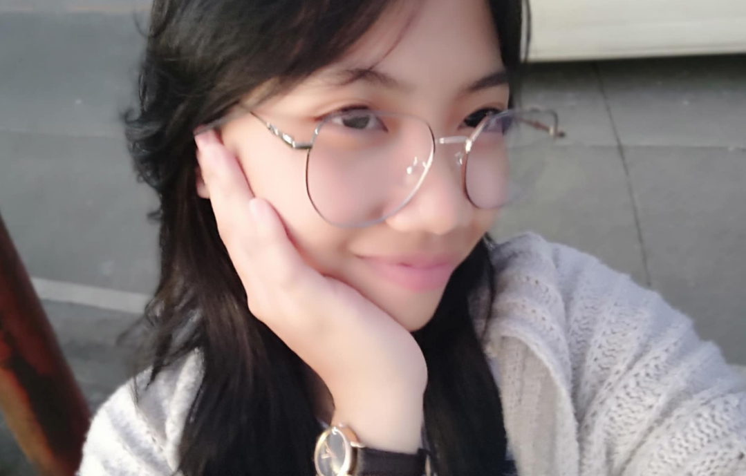 jennyy – Medium