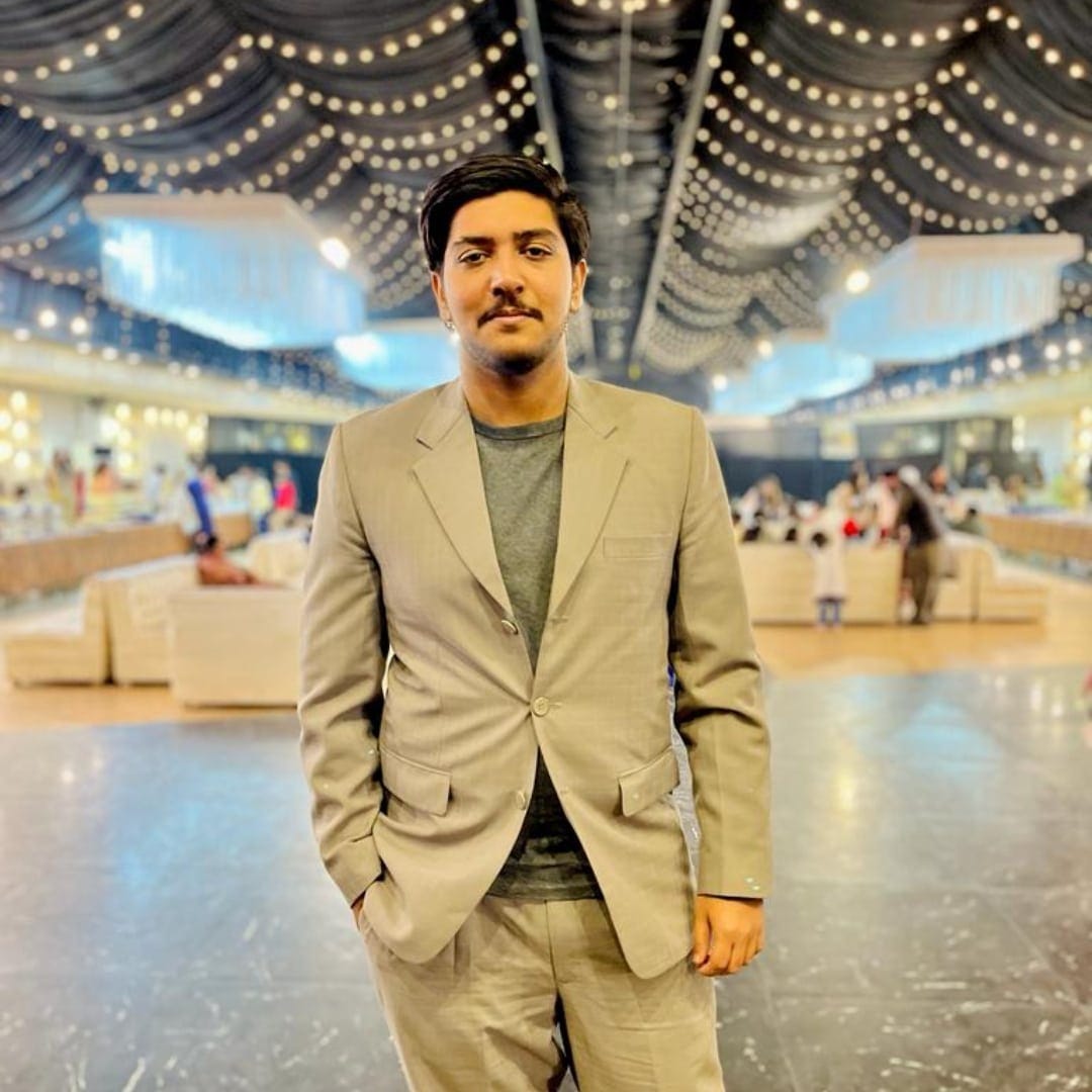 MOMIN ALI – Medium
