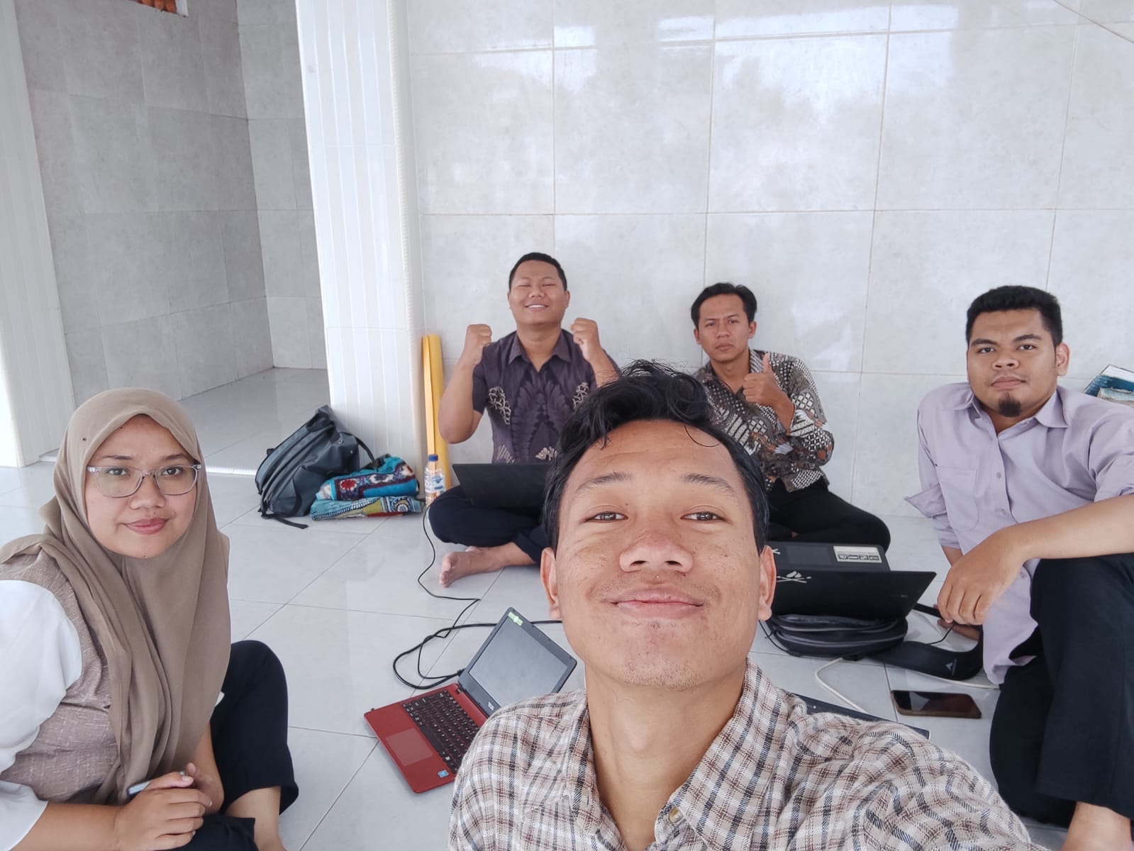 Huzaini Zain – Medium