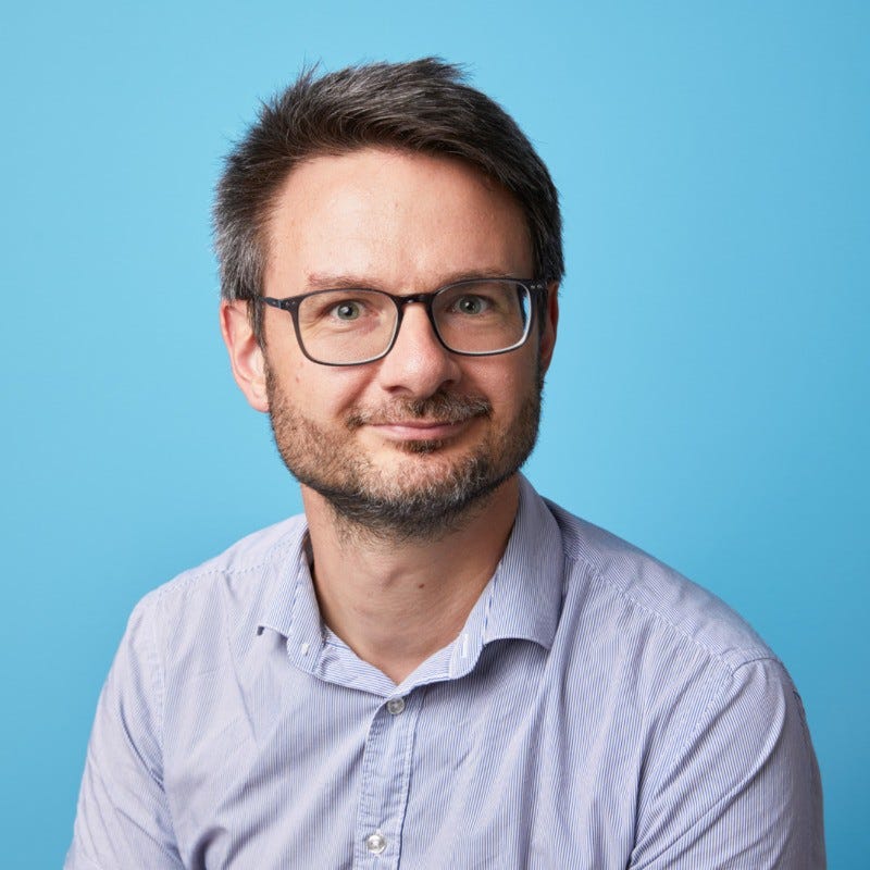 Julien Wikart – Medium