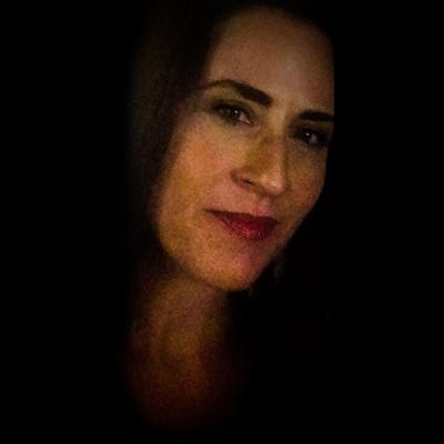 Laura Mandell – Medium