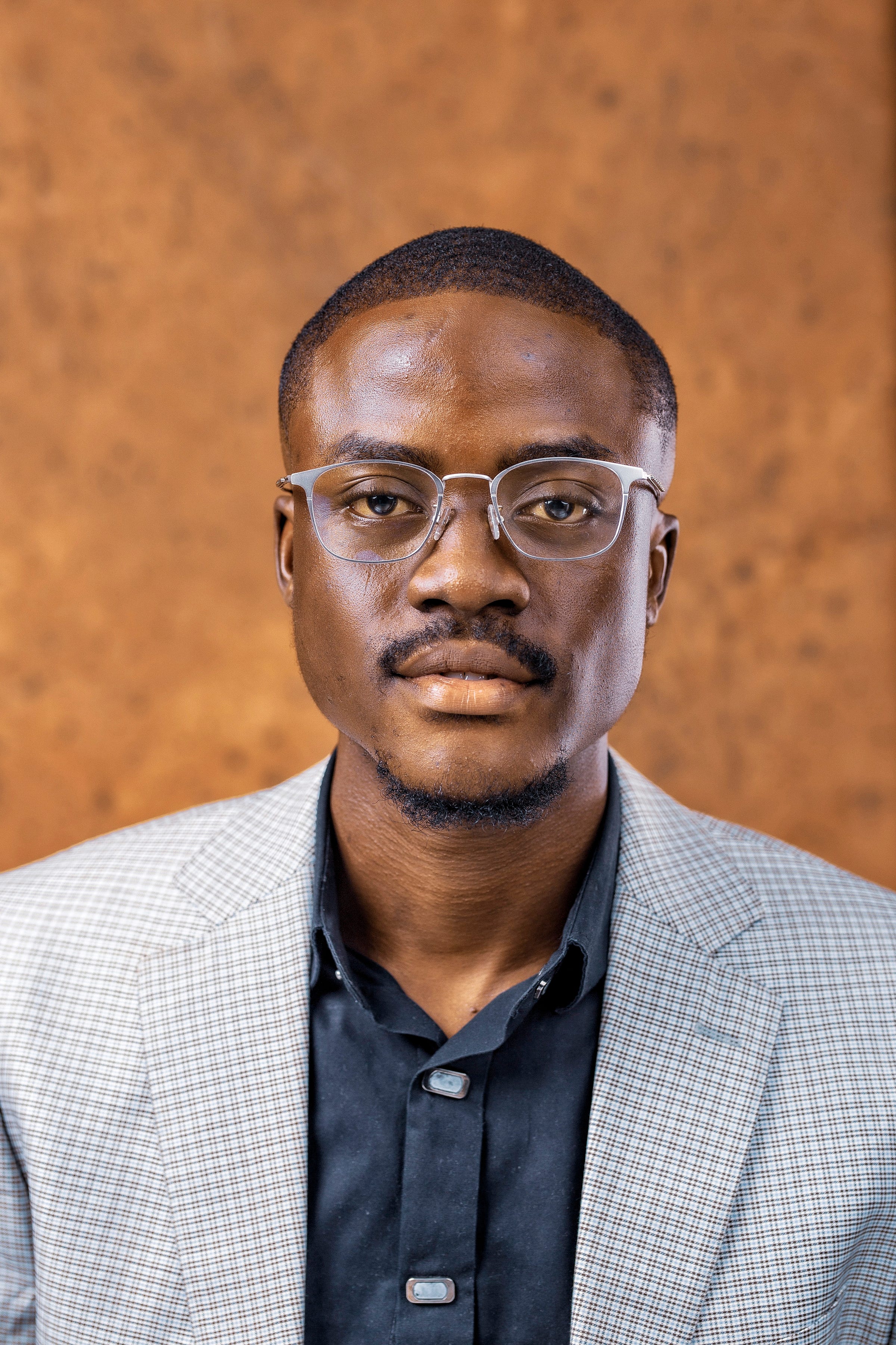 Timi Olutomi – Medium