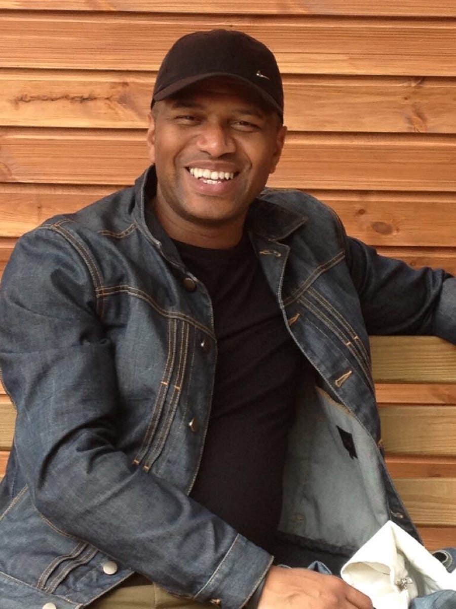 Dean Smith – Medium