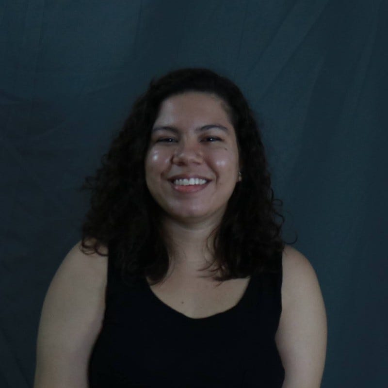 Eloise Ferreira – Medium