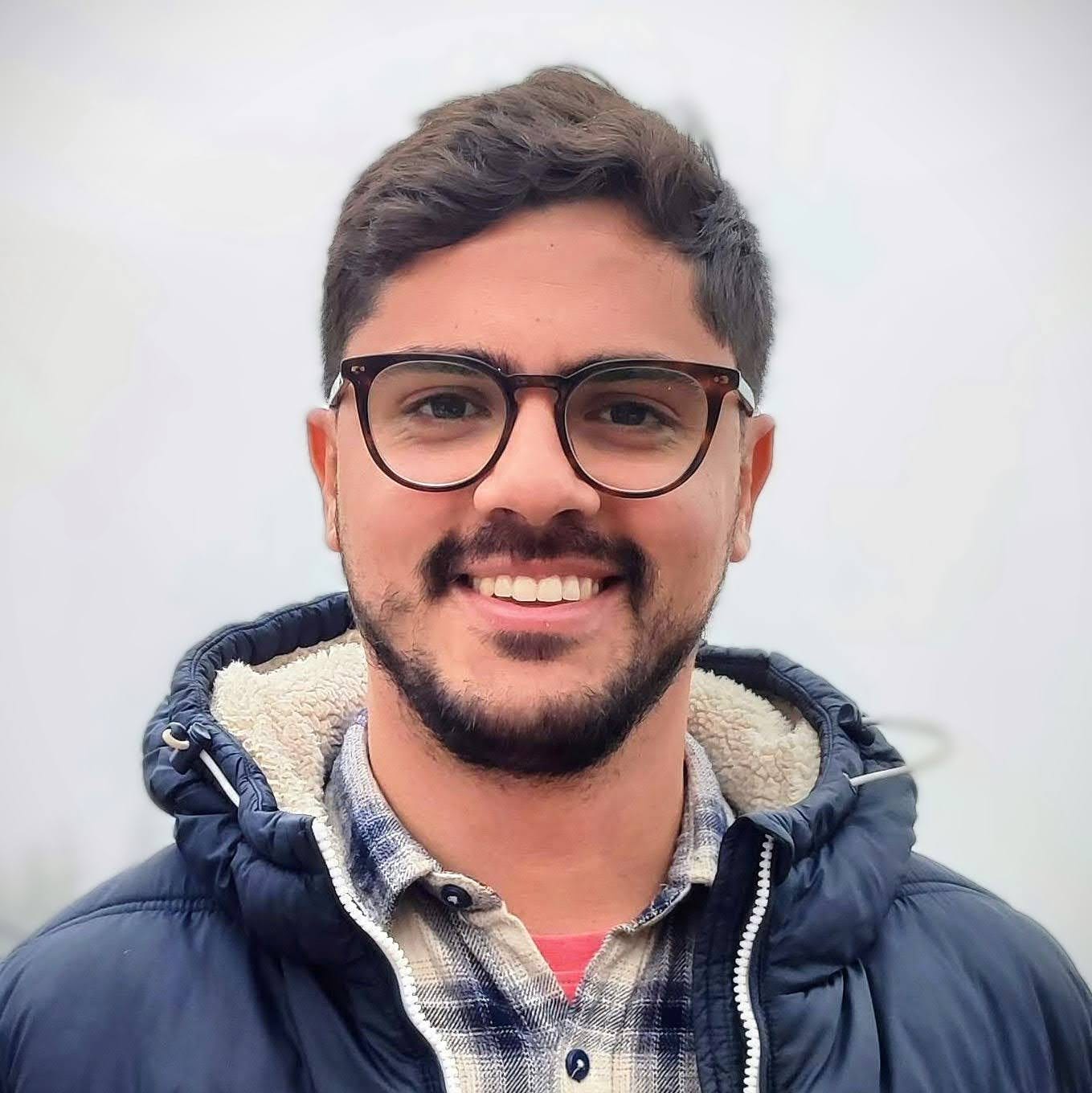 Lucas Albuquerque – Medium