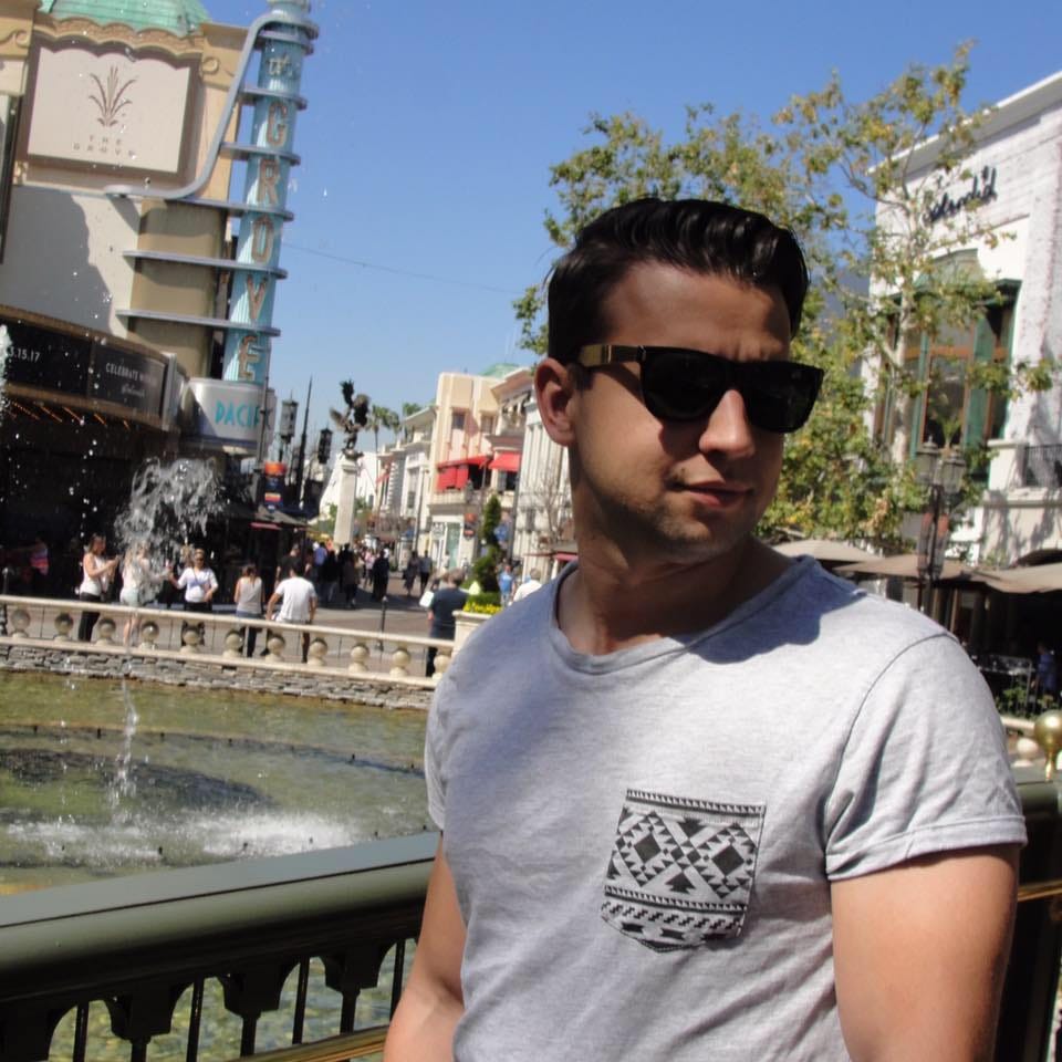 Dimitry Vinogradov – Medium