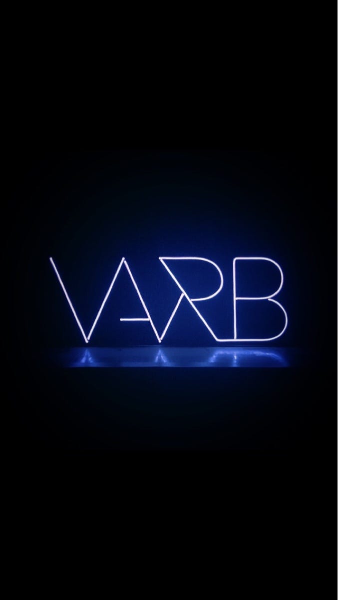 Valentin Varb – Medium