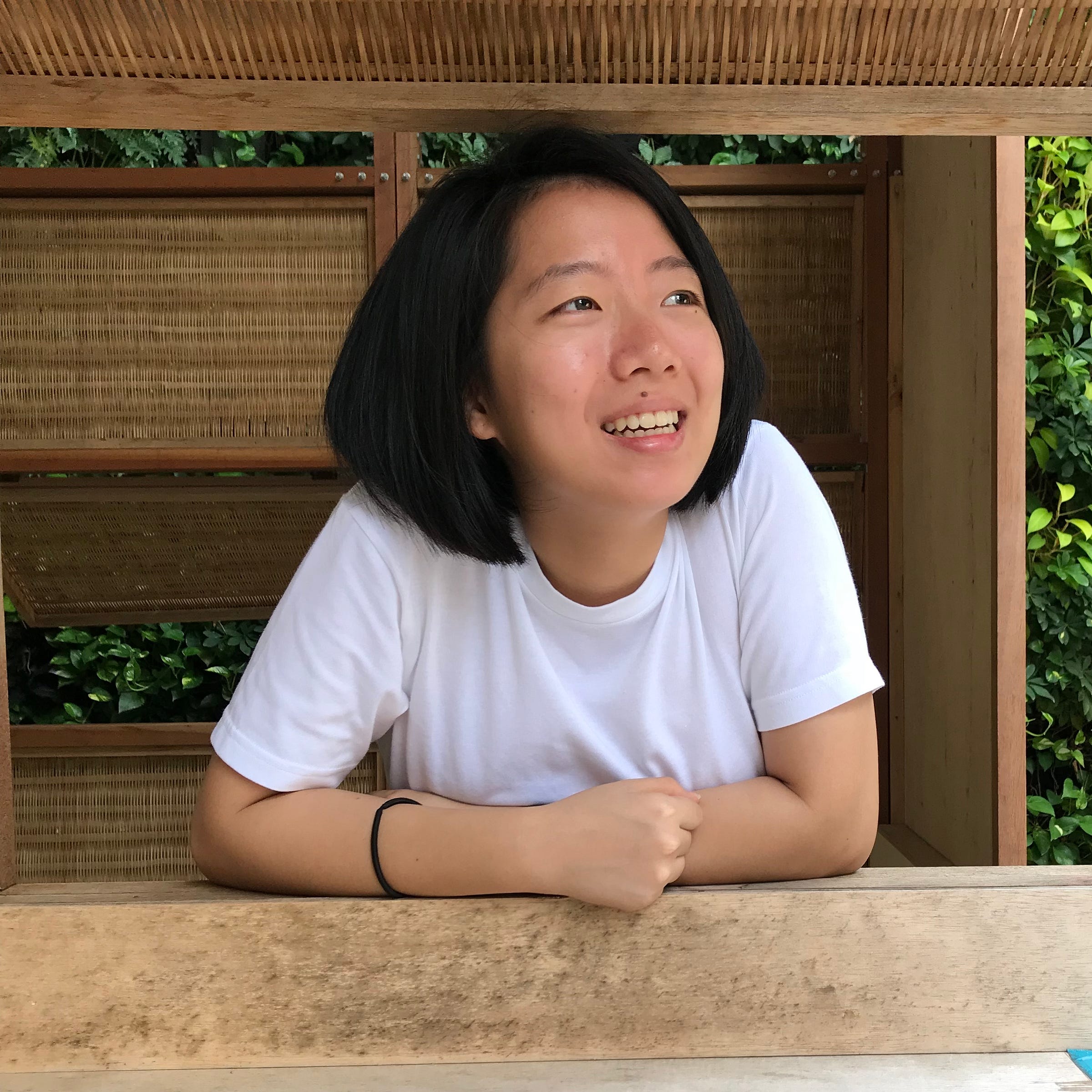 Hong Li Xuan – Medium