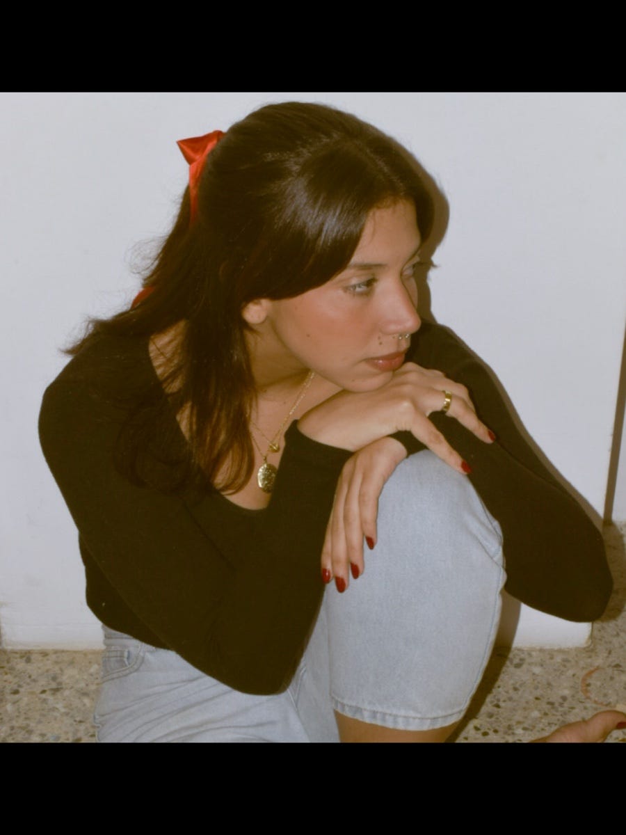 silvia maría – Medium
