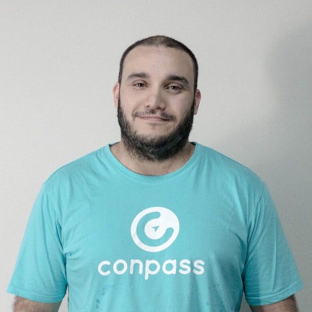 Alexandre Tavares – Medium