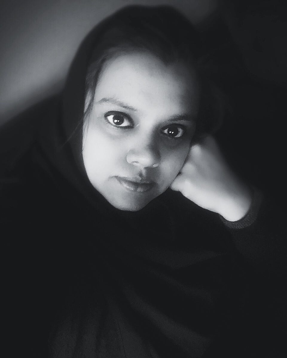 Irena Akbar – Medium