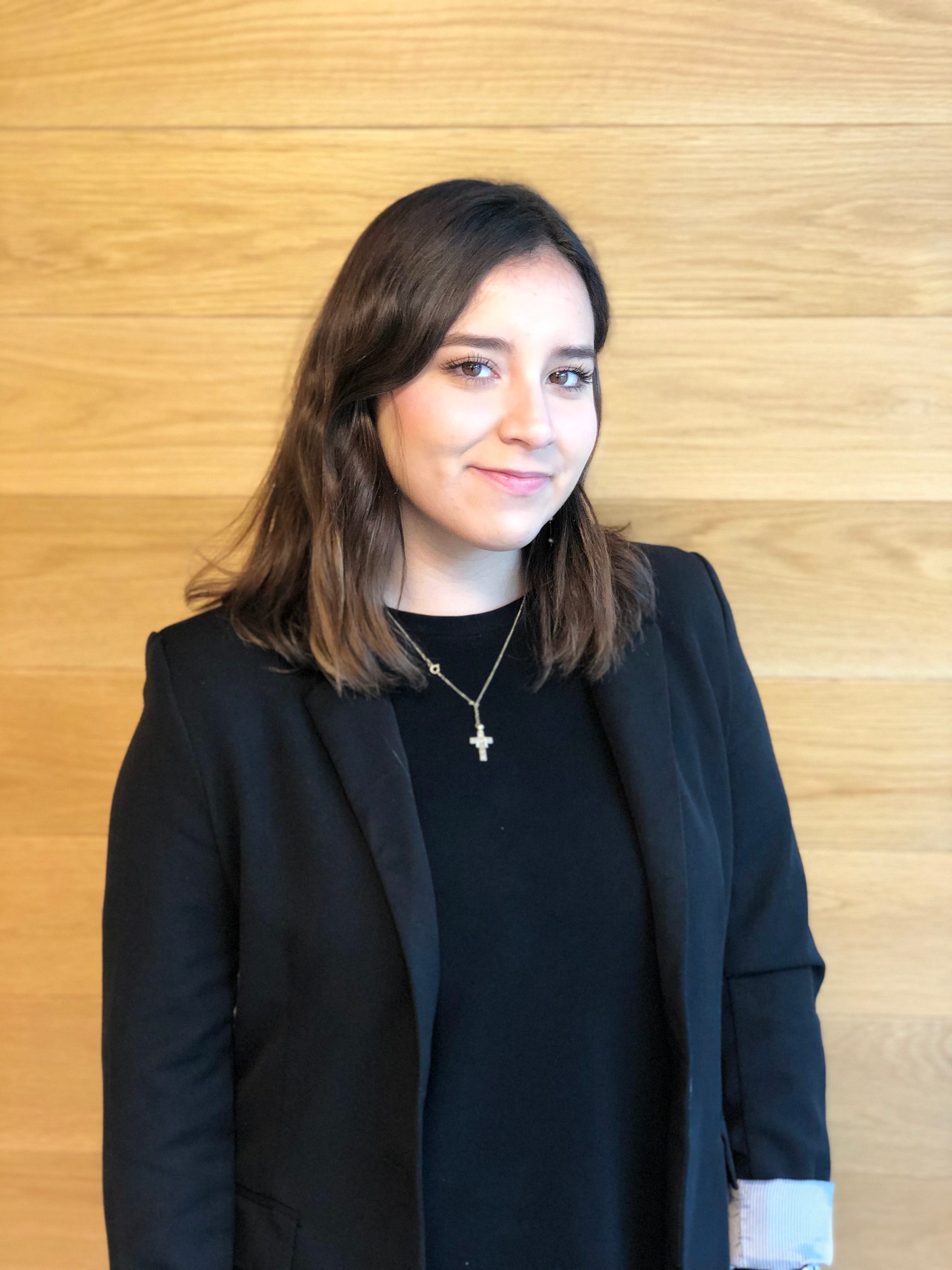 Daniela Sharpe – Medium